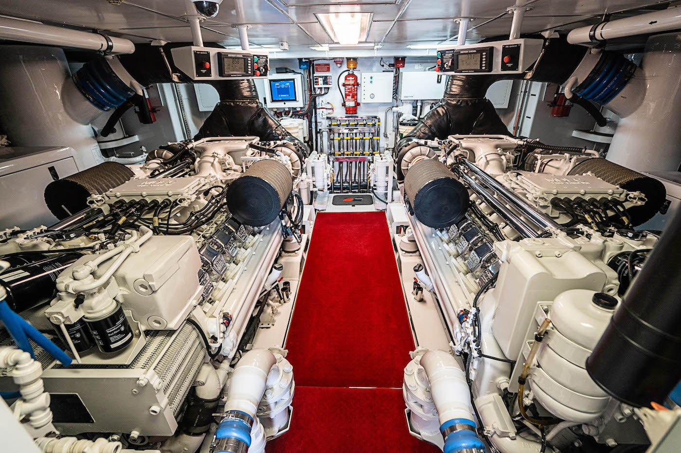 CAMILLE Yacht Charter Details, Broward Marine | CHARTERWORLD Luxury ...